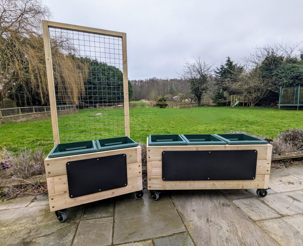 Planter on wheels - Tony Bellinger Woodwork